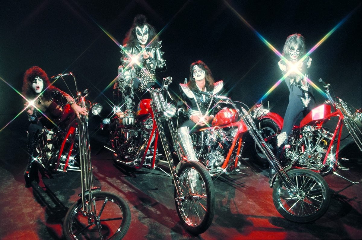 9. April 1976: Kiss does the "Destroyer" press conference and photo ...