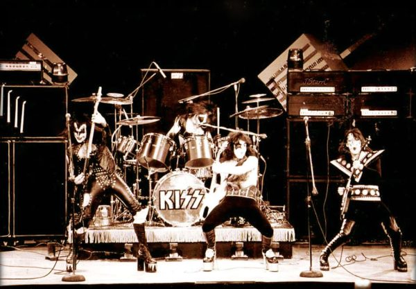 4. April 1975: Paul Stanley plays two shows wearing sunglasses – Kiss ...