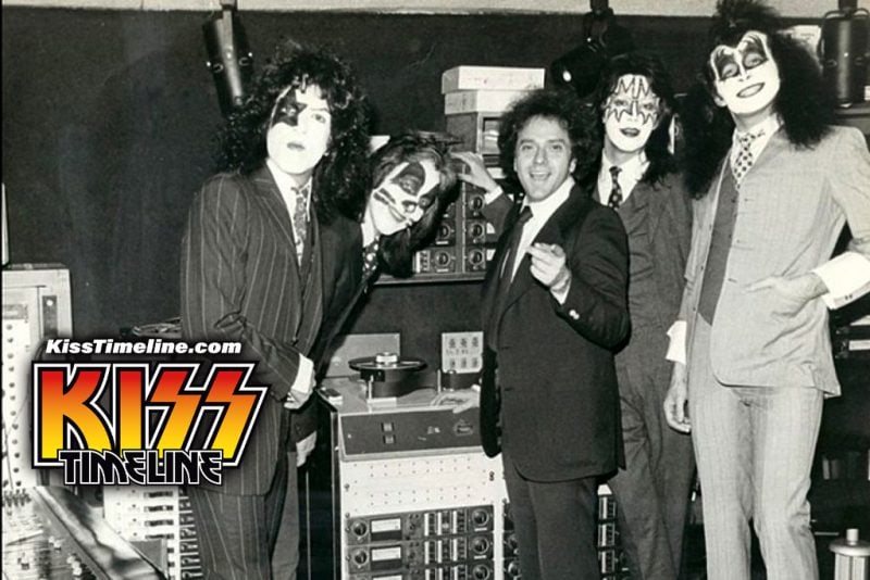 24. February 1975: Kiss does a second photo session wearing suits ...