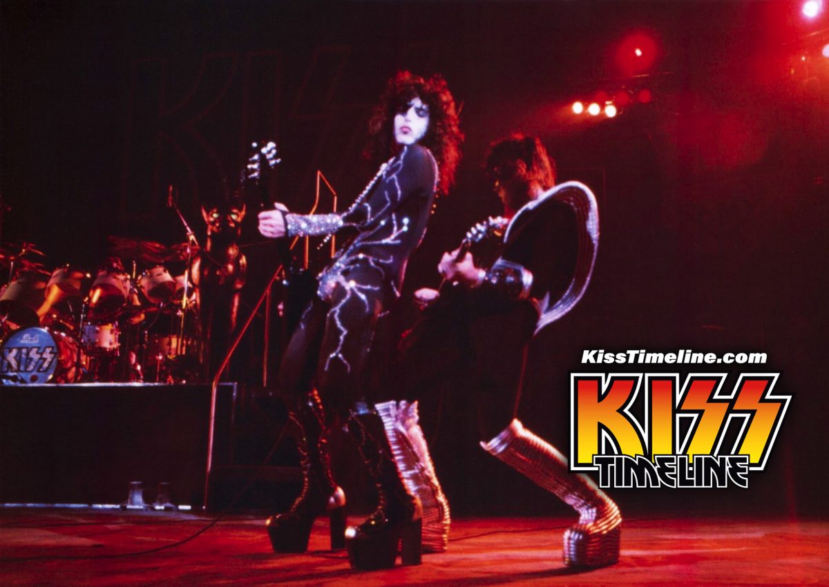 24. June, 1976: Kiss does a photo shoot at the Empire State Building ...