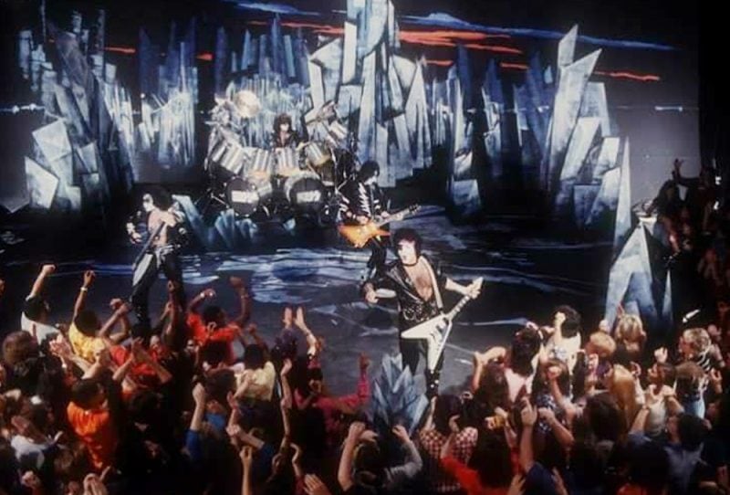 31. October 1981: Kiss shooting video for "A World Without Heroes ...