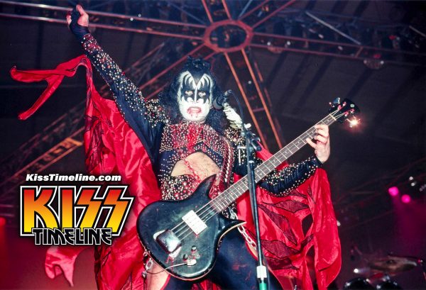 Costumes – Kiss Timeline