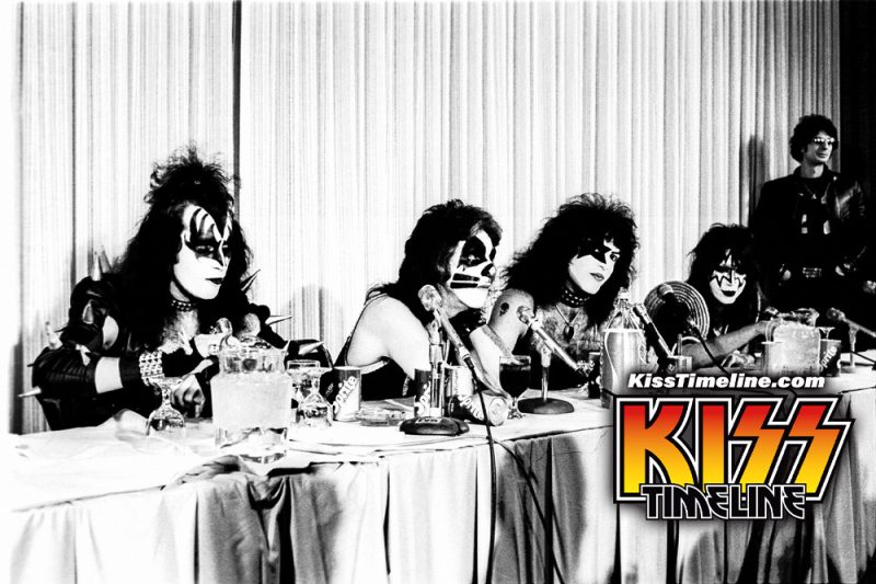 13. January 1976: Kiss reveals the new prototype "Destroyer" costumes ...