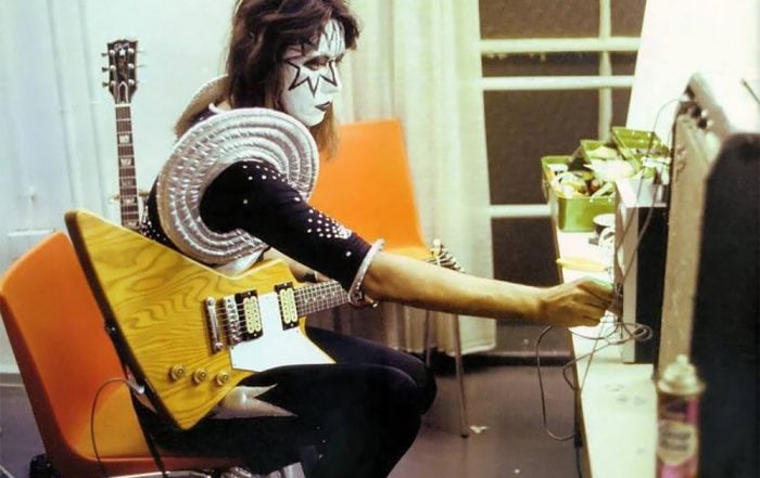 27. September, 1981: Kiss interviewed on the tv show Aplausos in Mexico ...